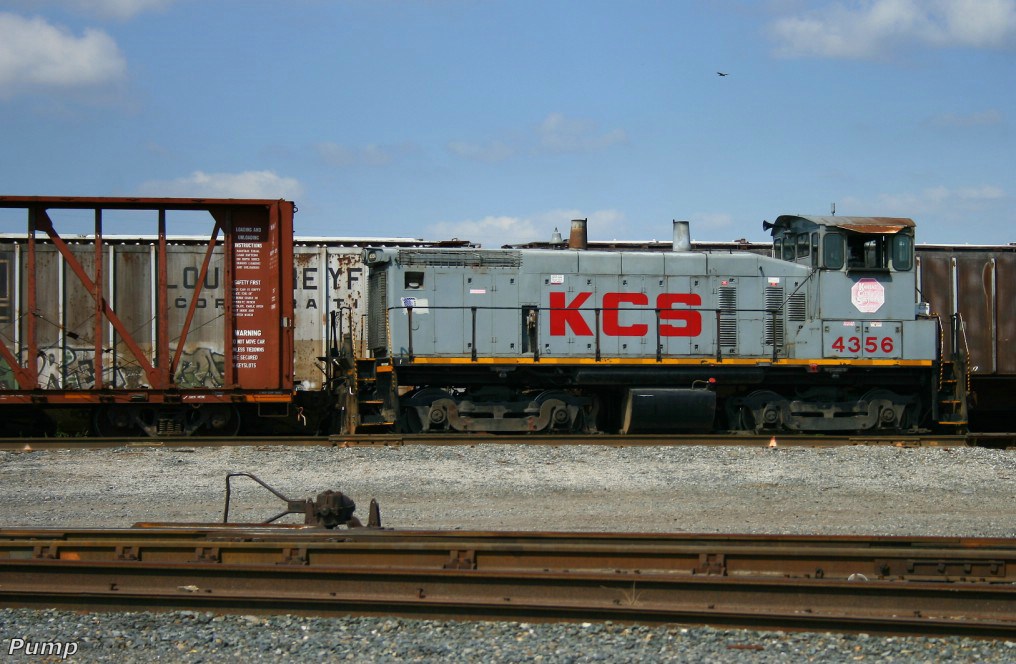 KCS Yard Job Train Switching in KCS Knoche Yard